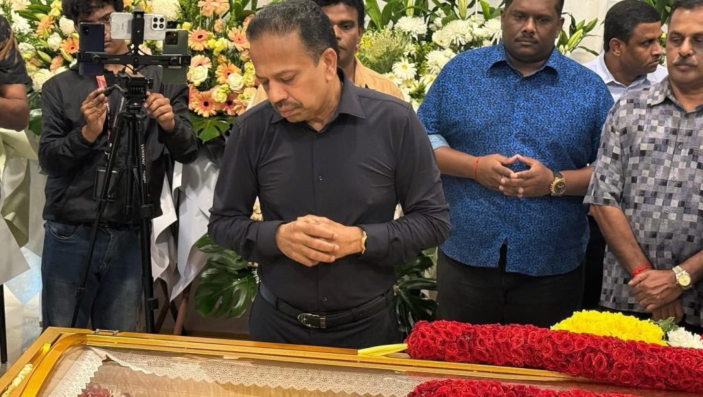 YBhg Tan Sri Dato’ Sri SA Vigneswaran, President of MIC paid his final respects to the late YBhg ...